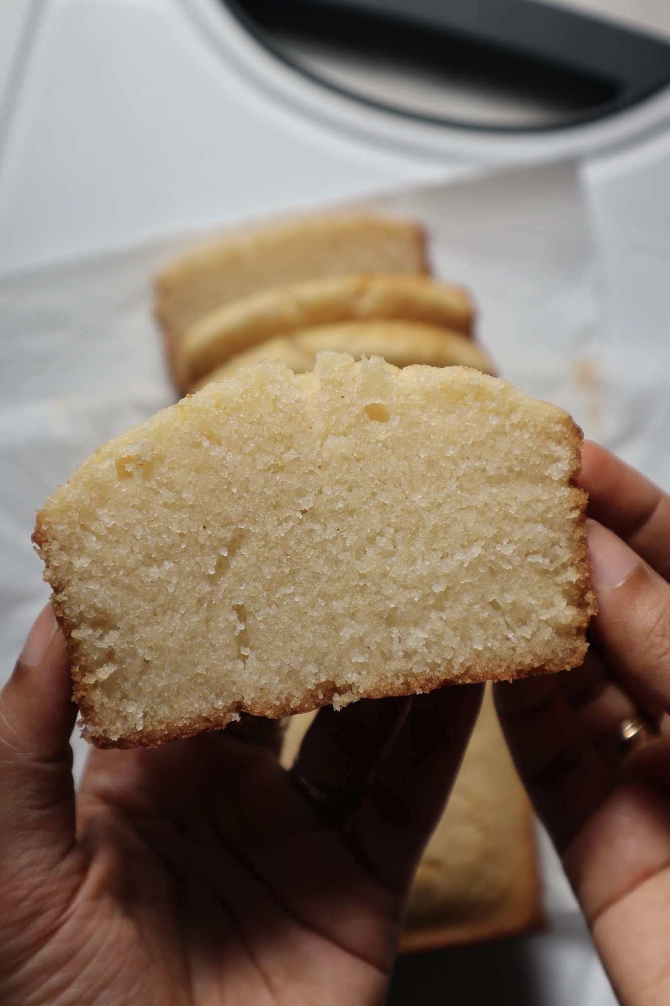 Eggless rava cake/semolina cake (Iyengar bakery style cake without eggs ...